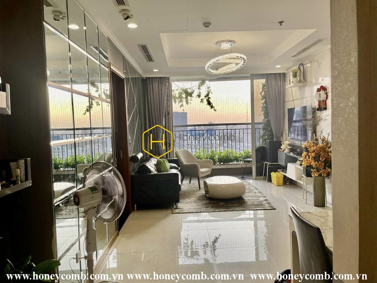 Indulge The Magnificent Architecture In Vinhomes Central Park Apartment